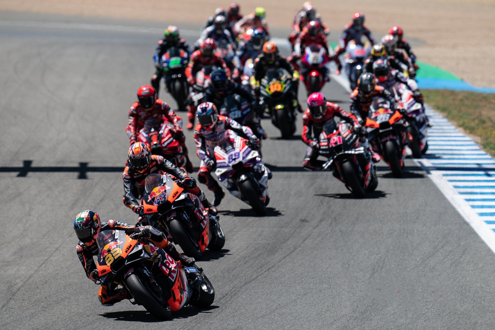 Motorcycle road racing | World Superbikes - Moto GP / 2 / 3