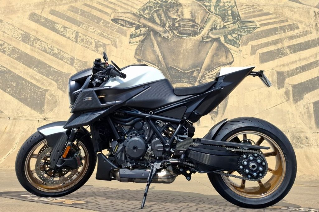 Brabus 1300R motorcycle | Brabus 1300R bike review